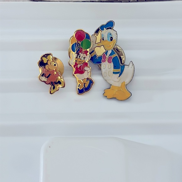 Disney | Jewelry | Vintage Enamel Disney Push Pin Lot | Poshmark